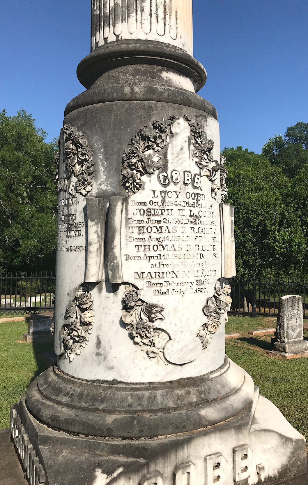 Bulldogs and Burials: Walking Through Athens, Ga.’s Oconee Hill ...